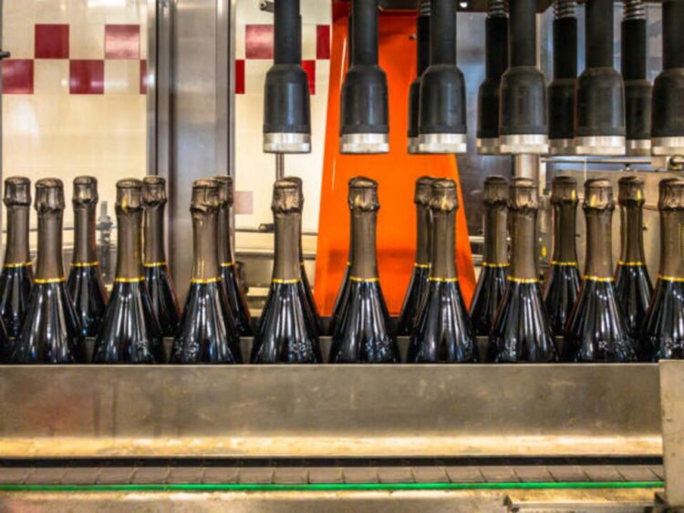How Is Champagne Made? The Secrets Behind the Sparkle – SipsavorLife